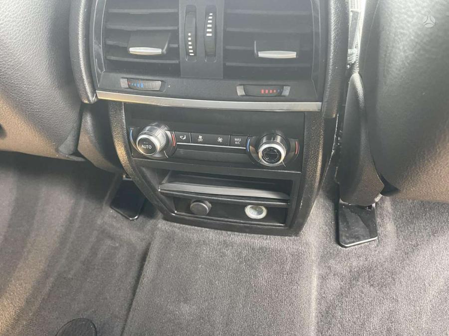 Melns BMW X5 2015 Kauņa, ar dzinēja tilpumu 2.00 L un nobraukumu 262 tūkst. km par 14250 €, foto 29 vietnē AUTOMOTO.COM.LV