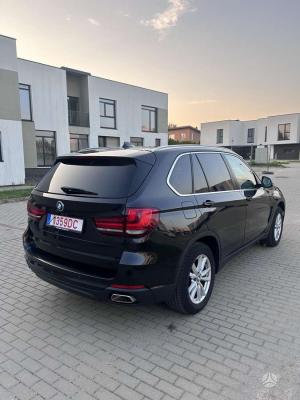 Melns BMW X5 2015 Viļņa, ar dzinēja tilpumu 2.99 L un nobraukumu 212 tūkst. km par 18300 €, foto 5 vietnē AUTOMOTO.COM.LV