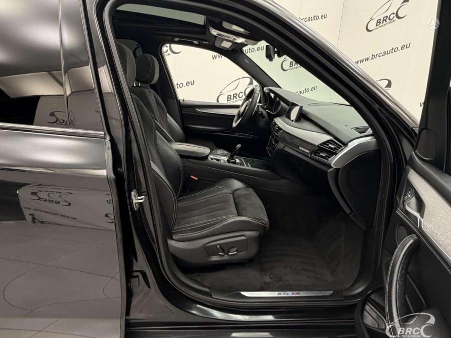 Black BMW X5 2015 in Vilnius, with an engine capacity of 2.99 L and mileage of 243 thousand km for 18255 €, photo 6 on AUTOMOTO.COM.LV