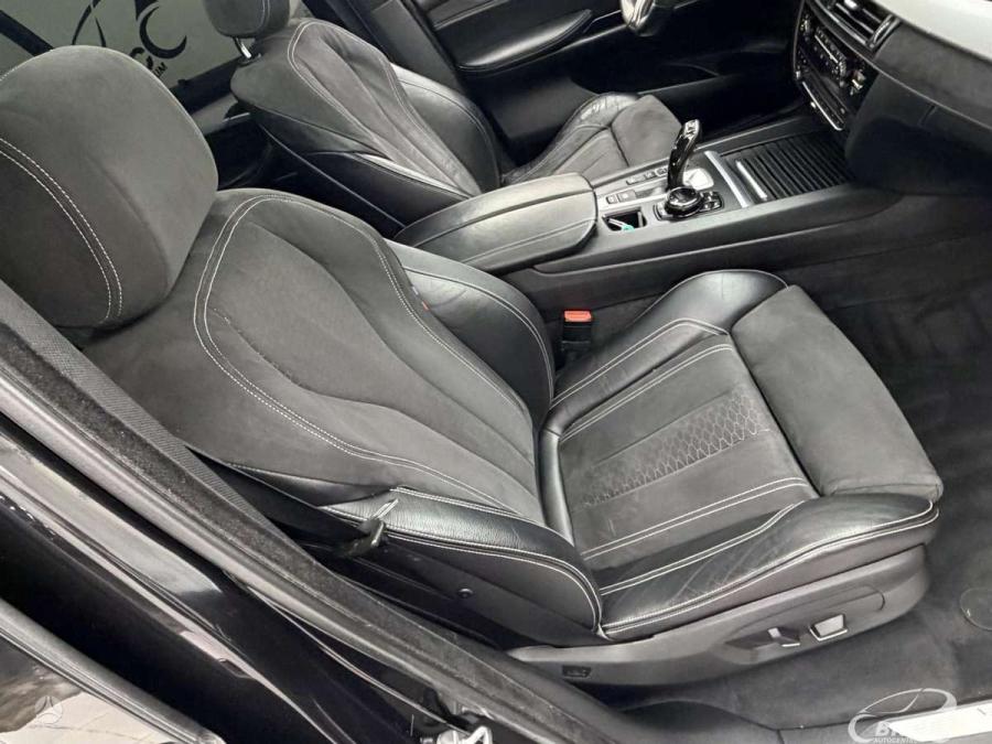 Black BMW X5 2015 in Vilnius, with an engine capacity of 2.99 L and mileage of 243 thousand km for 18255 €, photo 7 on AUTOMOTO.COM.LV