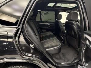 Black BMW X5 2015 in Vilnius, with an engine capacity of 2.99 L and mileage of 243 thousand km for 18255 €, photo 11 on AUTOMOTO.COM.LV