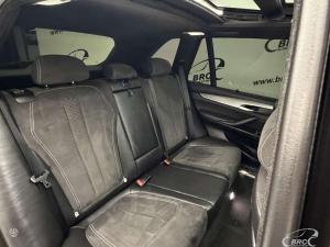 Black BMW X5 2015 in Vilnius, with an engine capacity of 2.99 L and mileage of 243 thousand km for 18255 €, photo 13 on AUTOMOTO.COM.LV