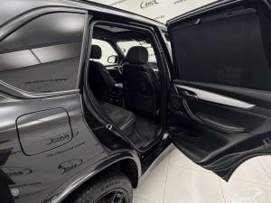Black BMW X5 2015 in Vilnius, with an engine capacity of 2.99 L and mileage of 243 thousand km for 18255 €, photo 14 on AUTOMOTO.COM.LV