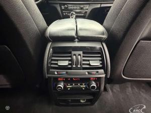 Black BMW X5 2015 in Vilnius, with an engine capacity of 2.99 L and mileage of 243 thousand km for 18255 €, photo 15 on AUTOMOTO.COM.LV