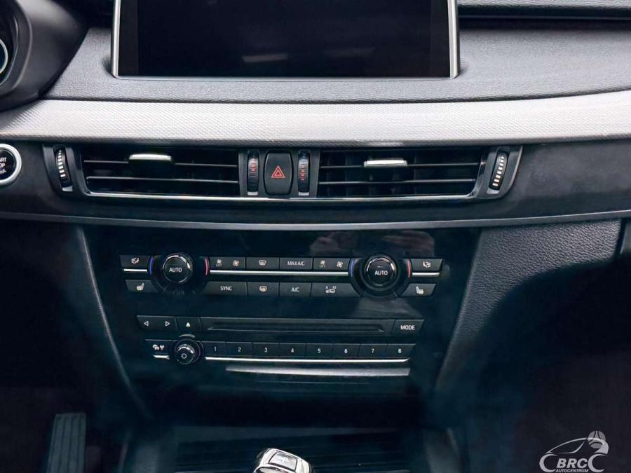 Black BMW X5 2015 in Vilnius, with an engine capacity of 2.99 L and mileage of 243 thousand km for 18255 €, photo 19 on AUTOMOTO.COM.LV