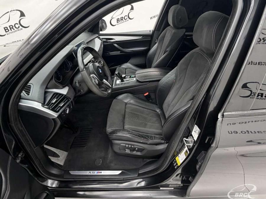 Black BMW X5 2015 in Vilnius, with an engine capacity of 2.99 L and mileage of 243 thousand km for 18255 €, photo 23 on AUTOMOTO.COM.LV