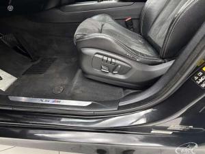 Black BMW X5 2015 in Vilnius, with an engine capacity of 2.99 L and mileage of 243 thousand km for 18255 €, photo 24 on AUTOMOTO.COM.LV