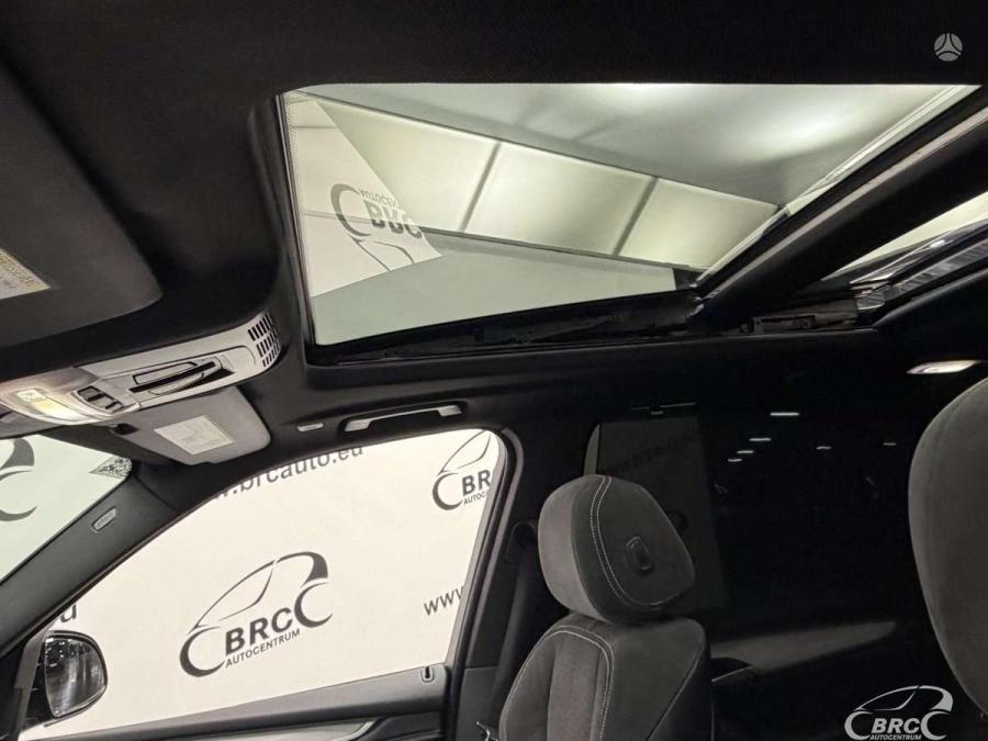 Black BMW X5 2015 in Vilnius, with an engine capacity of 2.99 L and mileage of 243 thousand km for 18255 €, photo 27 on AUTOMOTO.COM.LV