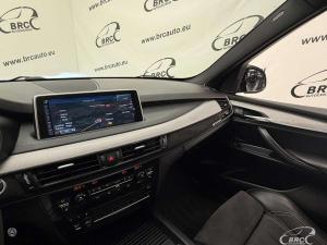 Black BMW X5 2015 in Vilnius, with an engine capacity of 2.99 L and mileage of 243 thousand km for 18255 €, photo 30 on AUTOMOTO.COM.LV