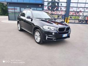Black BMW X5 2015 in Panevezys, with an engine capacity of 2.00 L and mileage of 273 thousand km for 14900 €, photo 3 on AUTOMOTO.COM.LV