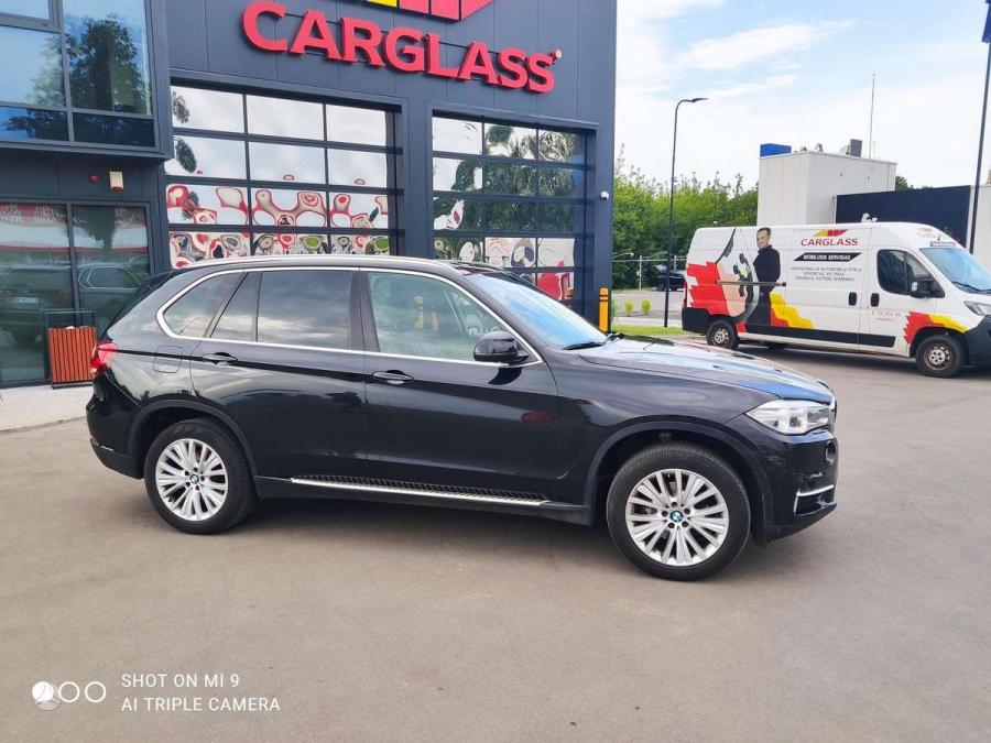 Black BMW X5 2015 in Panevezys, with an engine capacity of 2.00 L and mileage of 273 thousand km for 14900 €, photo 10 on AUTOMOTO.COM.LV