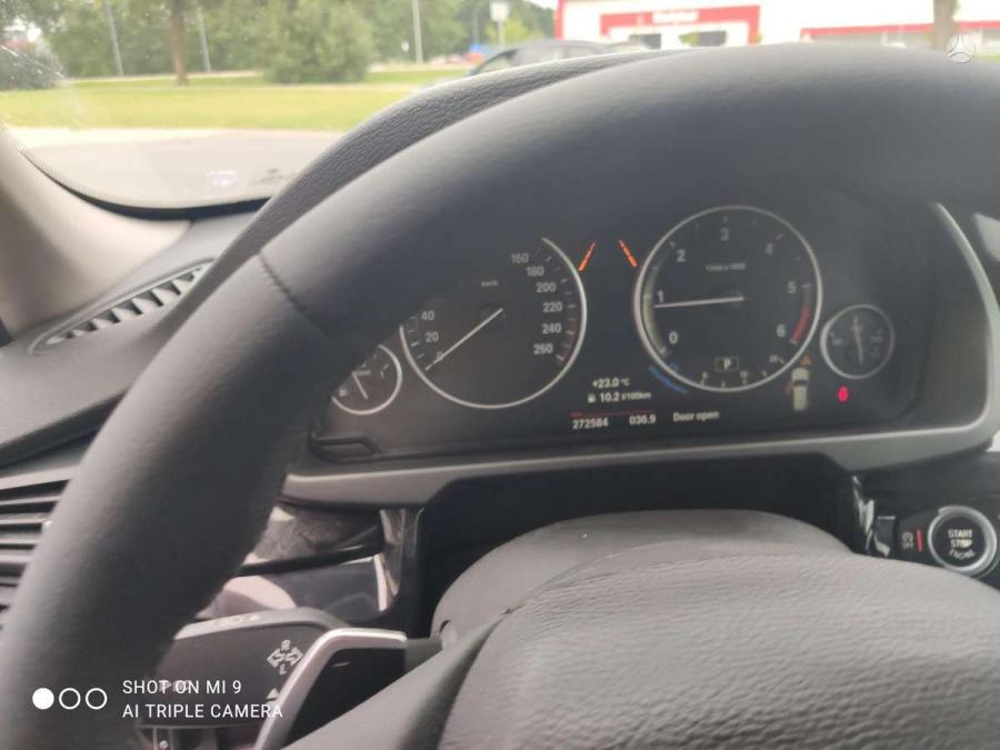 Black BMW X5 2015 in Panevezys, with an engine capacity of 2.00 L and mileage of 273 thousand km for 14900 €, photo 16 on AUTOMOTO.COM.LV