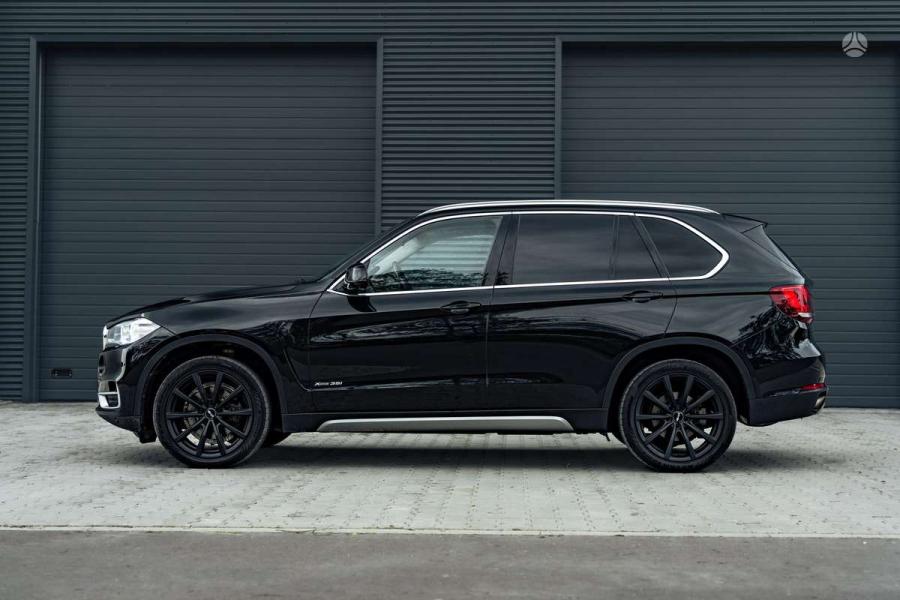 Black BMW X5 2015 in Klaipeda, with an engine capacity of 3.00 L and mileage of 184 thousand km for 17500 €, photo 3 on AUTOMOTO.COM.LV