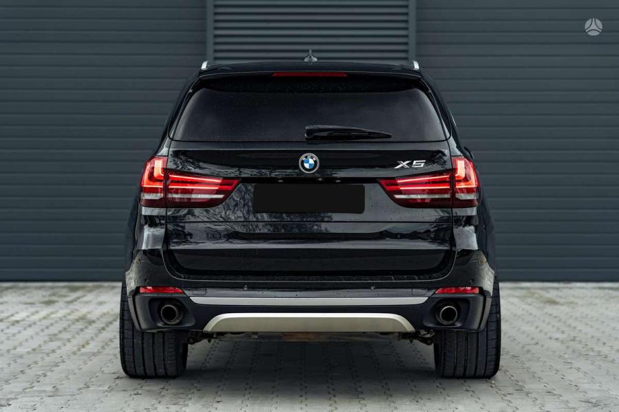 Black BMW X5 2015 in Klaipeda, with an engine capacity of 3.00 L and mileage of 184 thousand km for 17500 €, photo 5 on AUTOMOTO.COM.LV