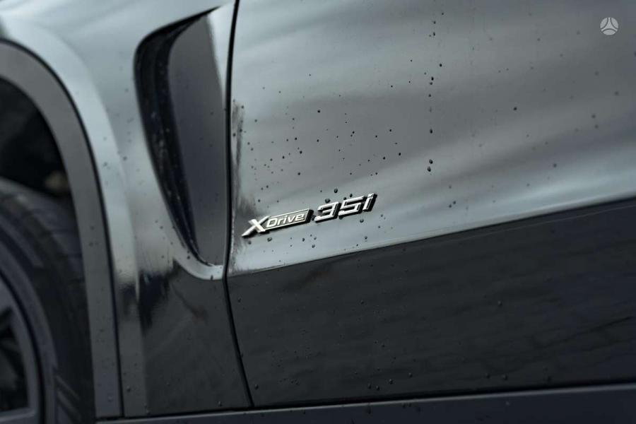 Black BMW X5 2015 in Klaipeda, with an engine capacity of 3.00 L and mileage of 184 thousand km for 17500 €, photo 8 on AUTOMOTO.COM.LV