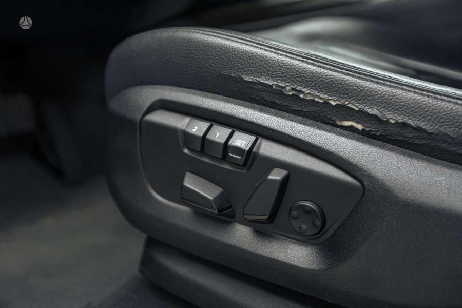 Black BMW X5 2015 in Klaipeda, with an engine capacity of 3.00 L and mileage of 184 thousand km for 17500 €, photo 14 on AUTOMOTO.COM.LV