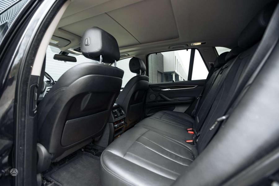 Black BMW X5 2015 in Klaipeda, with an engine capacity of 3.00 L and mileage of 184 thousand km for 17500 €, photo 18 on AUTOMOTO.COM.LV