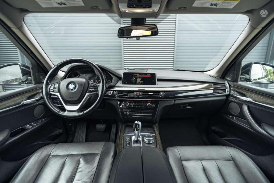 Black BMW X5 2015 in Klaipeda, with an engine capacity of 3.00 L and mileage of 184 thousand km for 17500 €, photo 19 on AUTOMOTO.COM.LV