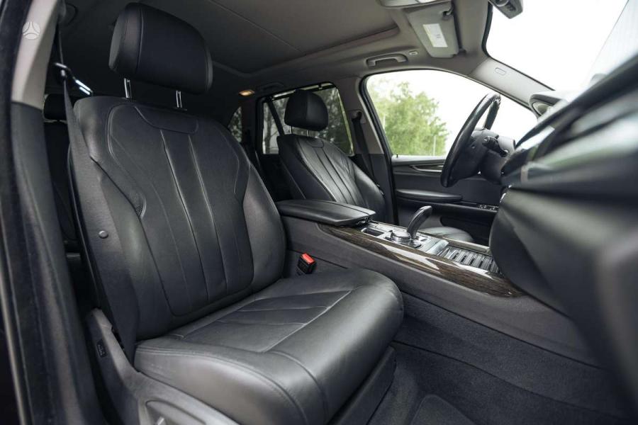 Black BMW X5 2015 in Klaipeda, with an engine capacity of 3.00 L and mileage of 184 thousand km for 17500 €, photo 23 on AUTOMOTO.COM.LV