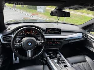 Black BMW X5 2015 in Riga, with an engine capacity of 3.00 L and mileage of 291 thousand km for 25000 €, photo 6 on AUTOMOTO.COM.LV