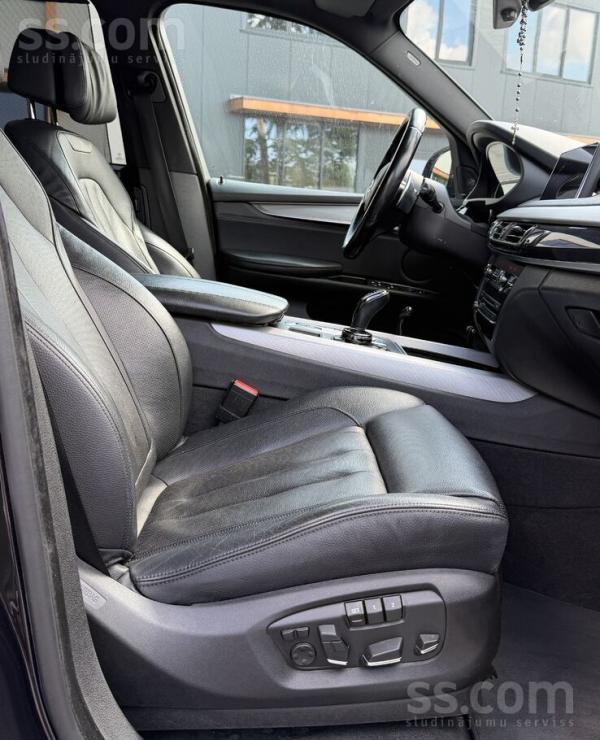 Melns BMW X5 2015 Rīga, ar dzinēja tilpumu 3.00 L un nobraukumu 291 tūkst. km par 25000 €, foto 7 vietnē AUTOMOTO.COM.LV