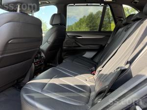 Black BMW X5 2015 in Riga, with an engine capacity of 3.00 L and mileage of 291 thousand km for 25000 €, photo 9 on AUTOMOTO.COM.LV
