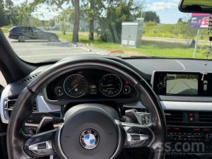 Black BMW X5 2015 in Riga, with an engine capacity of 3.00 L and mileage of 291 thousand km for 25000 €, photo 12 on AUTOMOTO.COM.LV