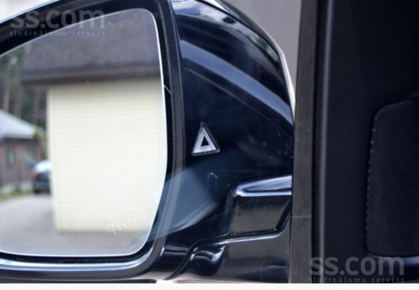 Black BMW X5 2015 in Riga, with an engine capacity of 3.00 L and mileage of 169 thousand km for 18250 €, photo 7 on AUTOMOTO.COM.LV