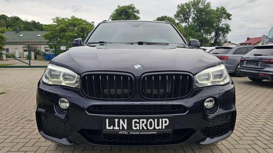 Black BMW X5 2015 in Prienai, with an engine capacity of 2.00 L and mileage of 174 thousand km for 18399 €, photo 3 on AUTOMOTO.COM.LV