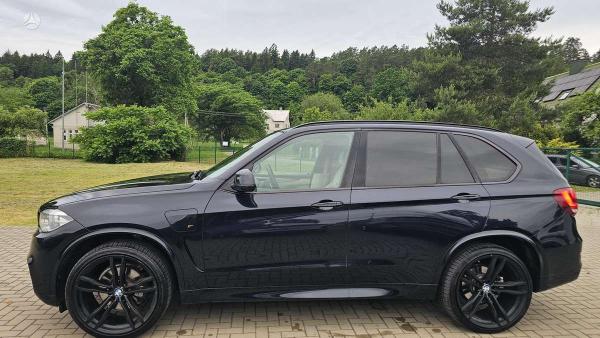 Black BMW X5 2015 in Prienai, with an engine capacity of 2.00 L and mileage of 174 thousand km for 18399 €, photo 4 on AUTOMOTO.COM.LV