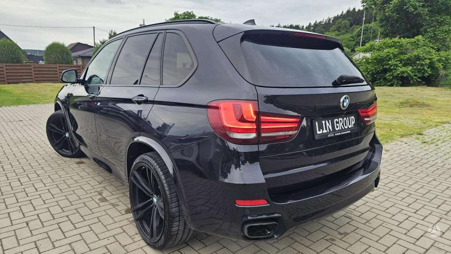 Black BMW X5 2015 in Prienai, with an engine capacity of 2.00 L and mileage of 174 thousand km for 18399 €, photo 6 on AUTOMOTO.COM.LV