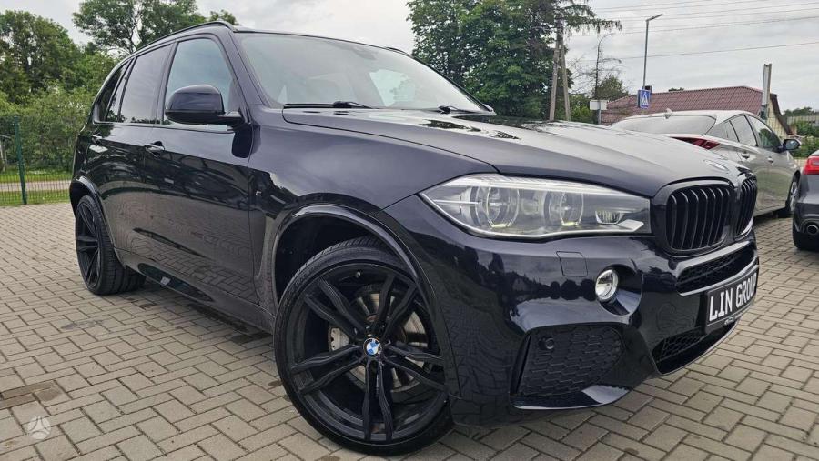 Black BMW X5 2015 in Prienai, with an engine capacity of 2.00 L and mileage of 174 thousand km for 18399 €, photo 10 on AUTOMOTO.COM.LV