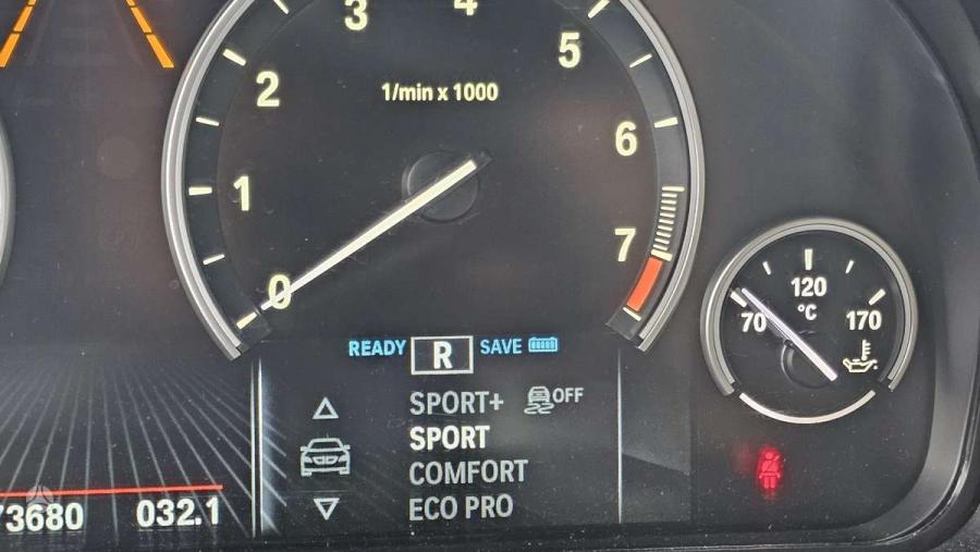 Black BMW X5 2015 in Prienai, with an engine capacity of 2.00 L and mileage of 174 thousand km for 18399 €, photo 16 on AUTOMOTO.COM.LV