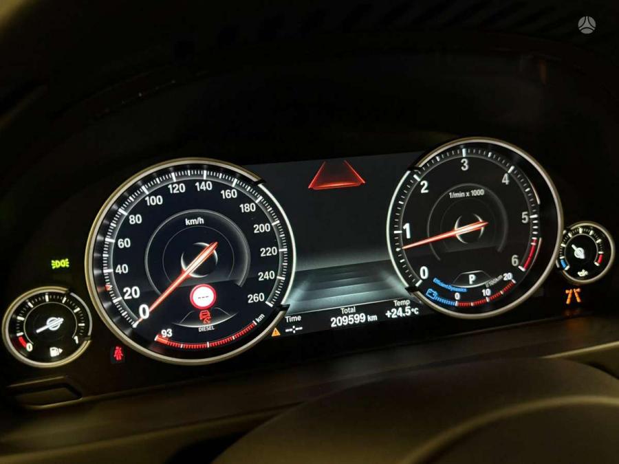 Melns BMW X5 2015 Marijampole, ar dzinēja tilpumu 2.99 L un nobraukumu 210 tūkst. km par 23999 €, foto 4 vietnē AUTOMOTO.COM.LV