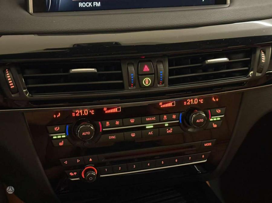 Melns BMW X5 2015 Marijampole, ar dzinēja tilpumu 2.99 L un nobraukumu 210 tūkst. km par 23999 €, foto 16 vietnē AUTOMOTO.COM.LV