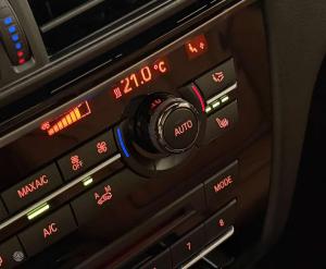 Melns BMW X5 2015 Marijampole, ar dzinēja tilpumu 2.99 L un nobraukumu 210 tūkst. km par 23999 €, foto 21 vietnē AUTOMOTO.COM.LV