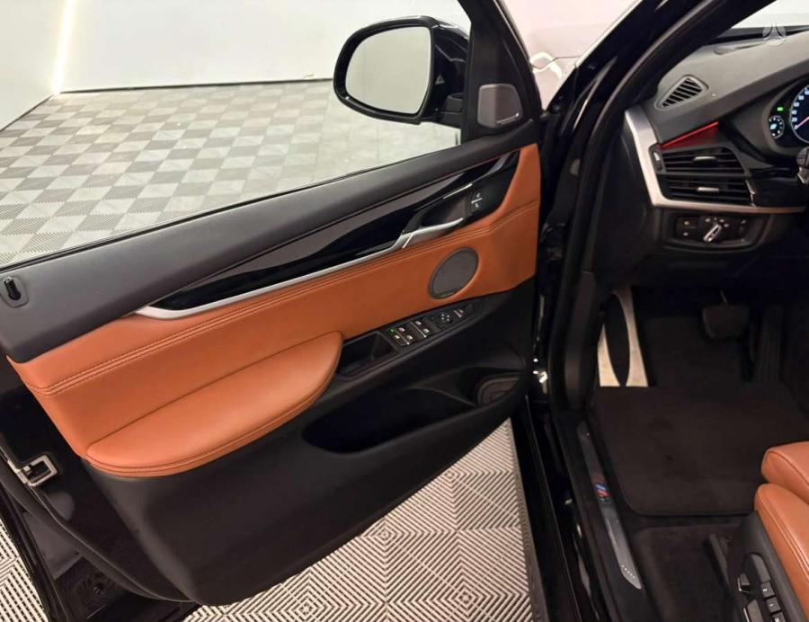 Melns BMW X5 2015 Marijampole, ar dzinēja tilpumu 2.99 L un nobraukumu 210 tūkst. km par 23999 €, foto 31 vietnē AUTOMOTO.COM.LV