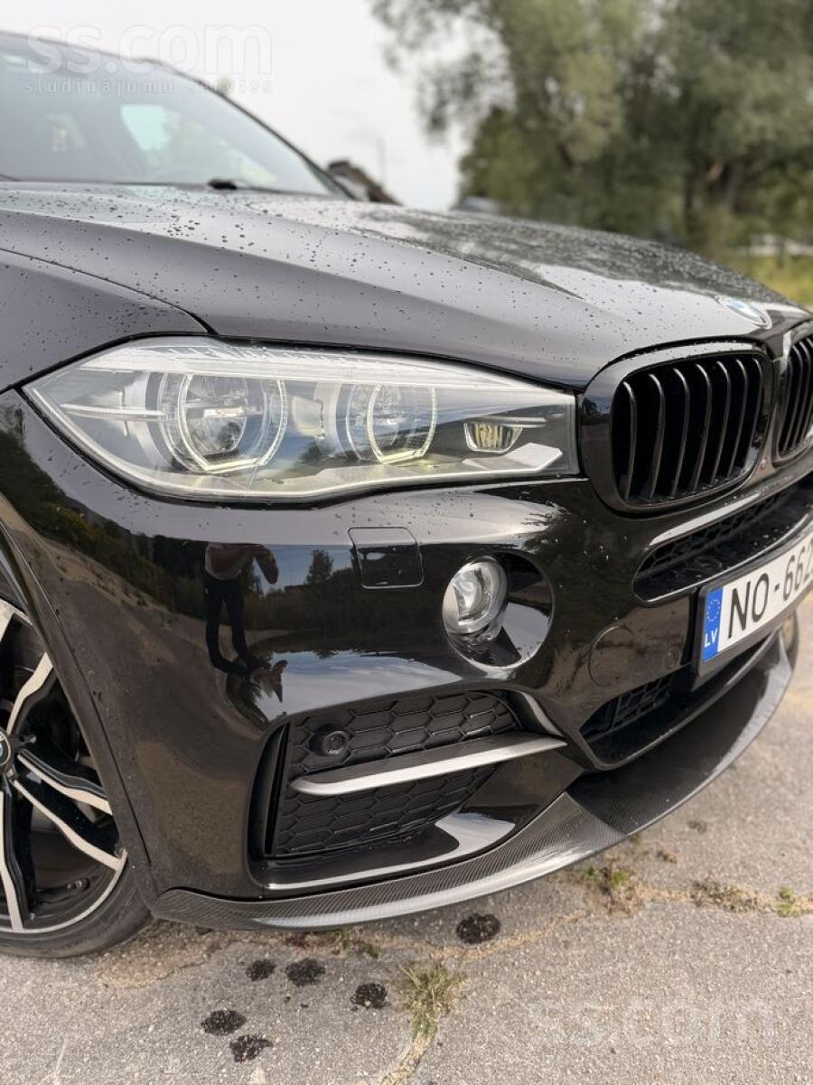Black BMW X5 2015 in Riga, with an engine capacity of 3.00 L and mileage of 294 thousand km for 23500 €, photo 6 on AUTOMOTO.COM.LV