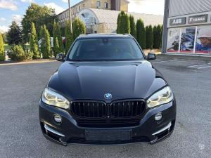 Black BMW X5 2015 in Alytus, with an engine capacity of 2.99 L and mileage of 288 thousand km for 15850 €, photo 3 on AUTOMOTO.COM.LV
