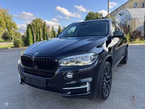 Black BMW X5 2015 in Alytus, with an engine capacity of 2.99 L and mileage of 288 thousand km for 15850 €, photo 5 on AUTOMOTO.COM.LV