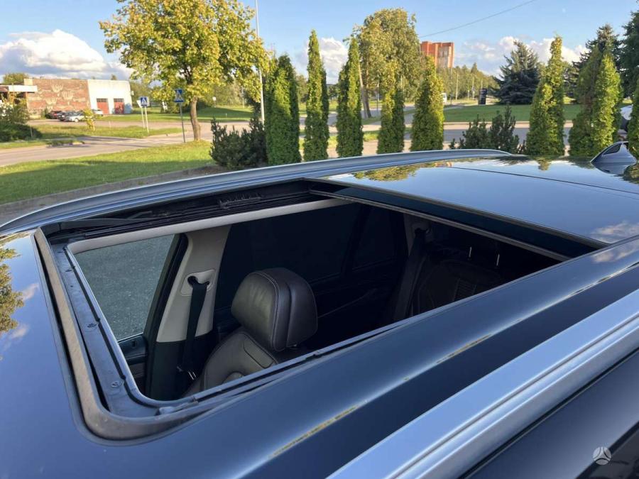 Black BMW X5 2015 in Alytus, with an engine capacity of 2.99 L and mileage of 288 thousand km for 15850 €, photo 16 on AUTOMOTO.COM.LV