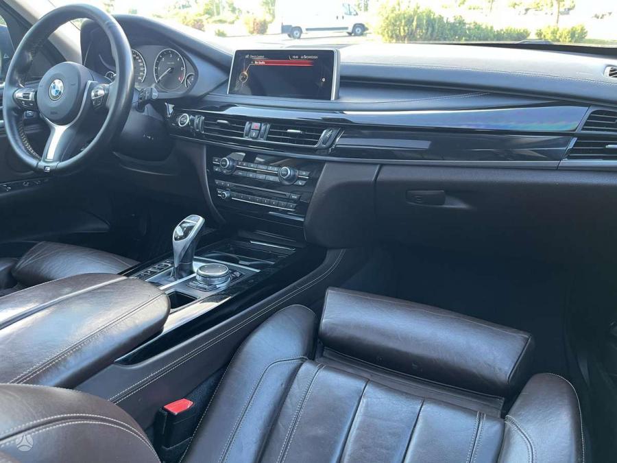 Black BMW X5 2015 in Alytus, with an engine capacity of 2.99 L and mileage of 288 thousand km for 15850 €, photo 23 on AUTOMOTO.COM.LV