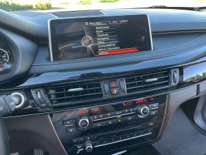 Black BMW X5 2015 in Alytus, with an engine capacity of 2.99 L and mileage of 288 thousand km for 15850 €, photo 25 on AUTOMOTO.COM.LV