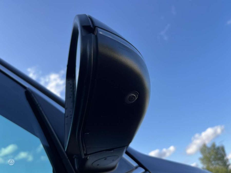 Black BMW X5 2015 in Alytus, with an engine capacity of 2.99 L and mileage of 288 thousand km for 15850 €, photo 31 on AUTOMOTO.COM.LV