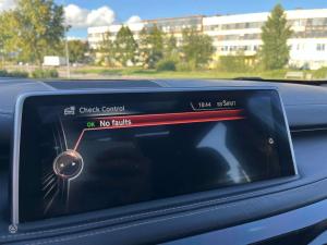 Black BMW X5 2015 in Alytus, with an engine capacity of 2.99 L and mileage of 288 thousand km for 15850 €, photo 35 on AUTOMOTO.COM.LV