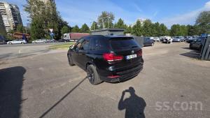 Black BMW X5 2015 in Riga, with an engine capacity of 3.00 L and mileage of 281 thousand km for 17990 €, photo 9 on AUTOMOTO.COM.LV