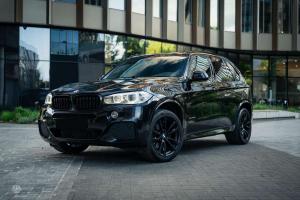 Melns BMW X5 2015 Viļņa, ar dzinēja tilpumu 2.99 L un nobraukumu 256 tūkst. km par 20490 €, foto  vietnē AUTOMOTO.COM.LV
