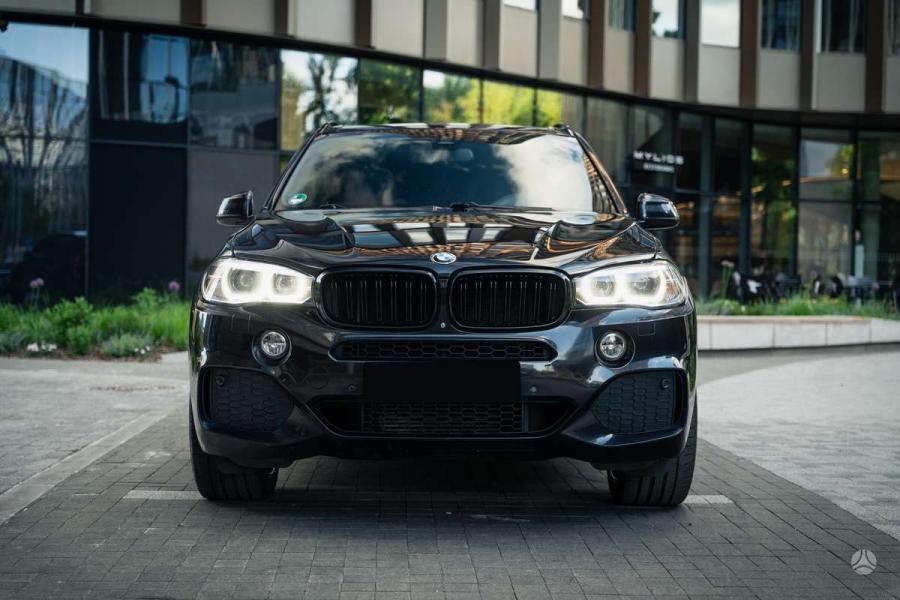 Black BMW X5 2015 in Vilnius, with an engine capacity of 2.99 L and mileage of 256 thousand km for 20490 €, photo 3 on AUTOMOTO.COM.LV