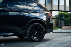 Black BMW X5 2015 in Vilnius, with an engine capacity of 2.99 L and mileage of 256 thousand km for 20490 €, photo 14 on AUTOMOTO.COM.LV