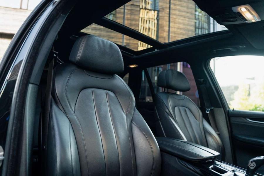 Black BMW X5 2015 in Vilnius, with an engine capacity of 2.99 L and mileage of 256 thousand km for 20490 €, photo 21 on AUTOMOTO.COM.LV